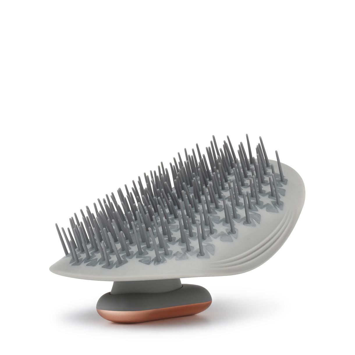 Manta Manta Pulse Hair & Scalp Brush | goop