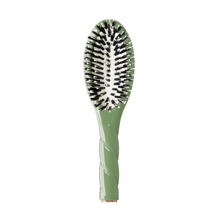LA BONNE BROSSE N.03 The Petite Essential Soft Brush | goop